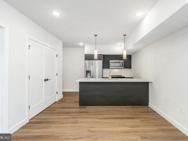 1102 Germantown Avenue # 204