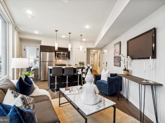 1102 Germantown Avenue # 208