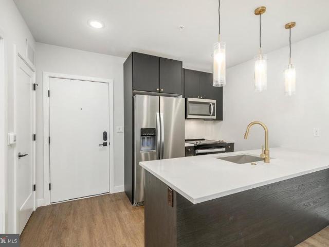 1102 Germantown Avenue # 405