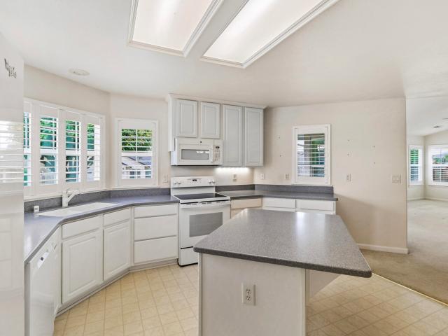 1102 Golden Gate Trail