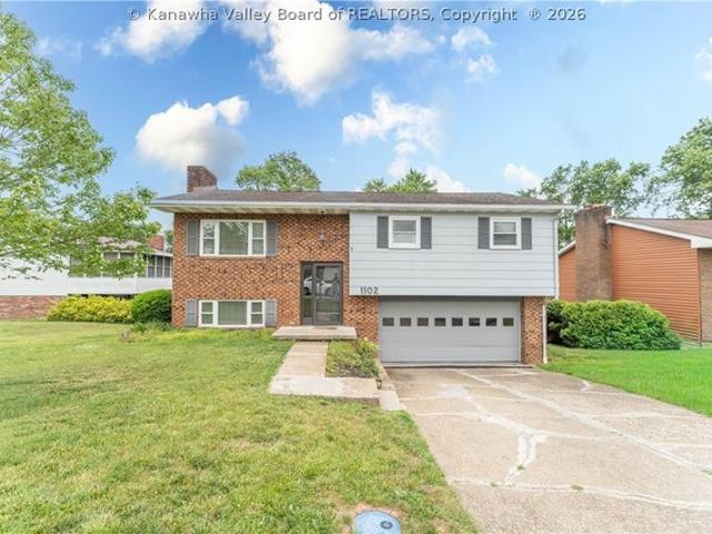 1102 Holly Berry Ln, South Charleston, WV 25309