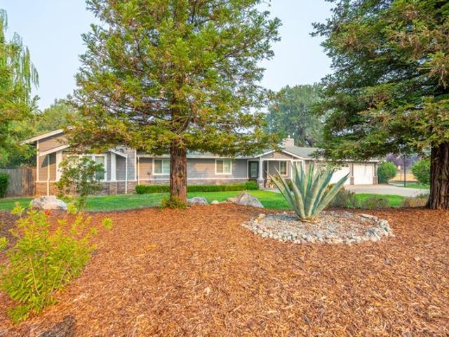 1102 Hope Ln, Redding, CA 96003