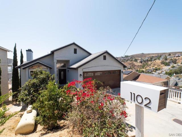 1102 La Mesa