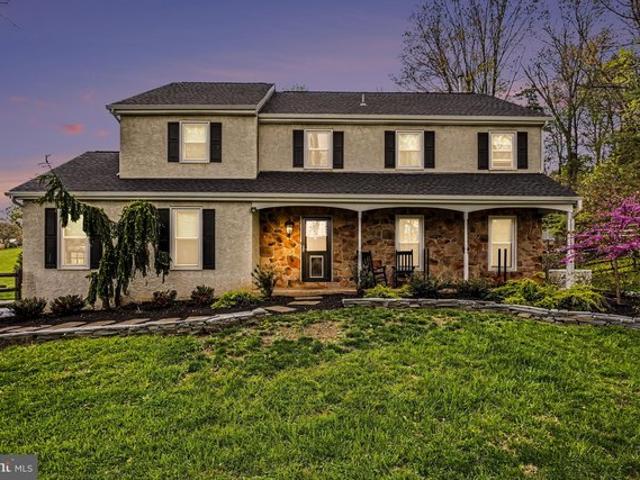 1102 Lantern Cir, Phoenixville, PA 19460