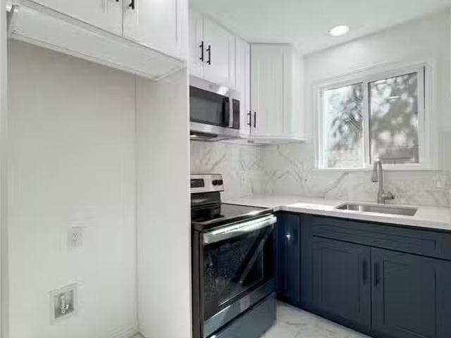 1102 Larimore Avenue, Unit 10, La Puente, CA 91744