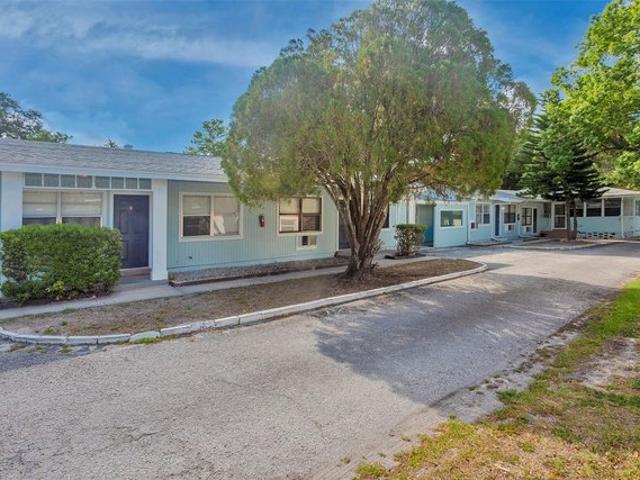 1102 Sunset Point Rd, Clearwater, FL 33755