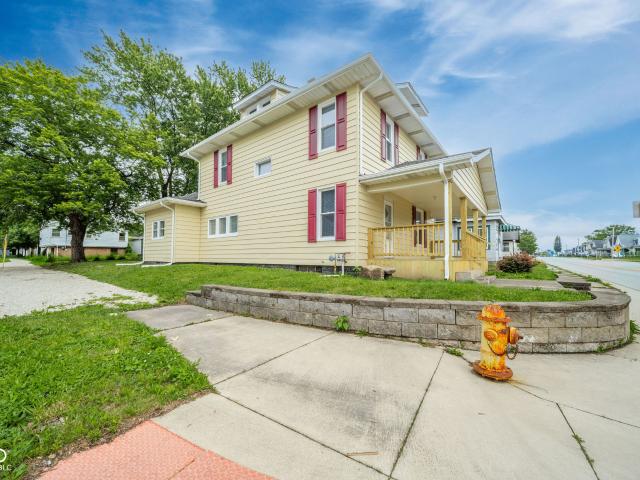 1102 S 18th Street