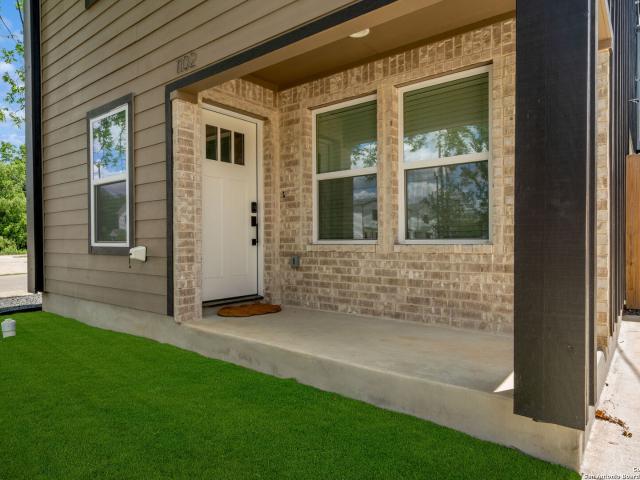 1102 S Gevers St, San Antonio, TX 78210 | MLS #1865 | Compass
