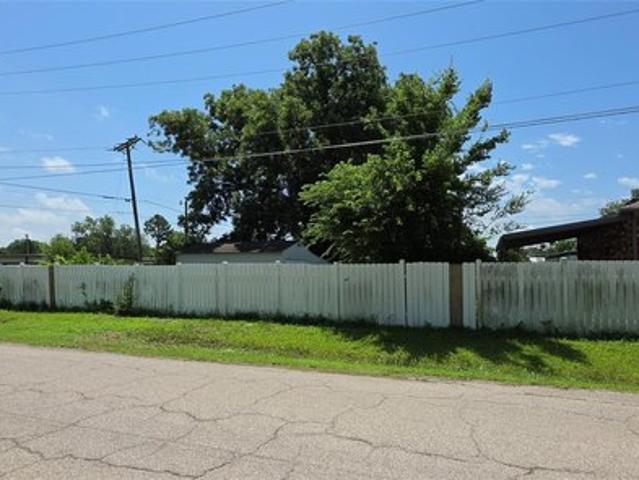 1102 S Tinker Ave, Hominy, OK 74035