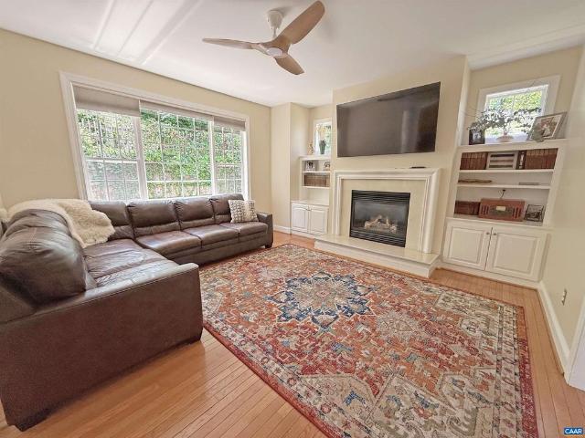 1102 Saint Charles Ct