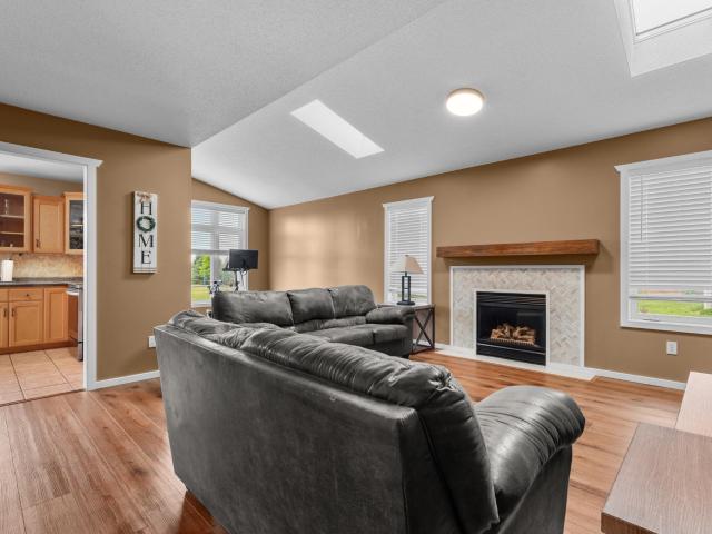 1102 Southern Hills Lane SW