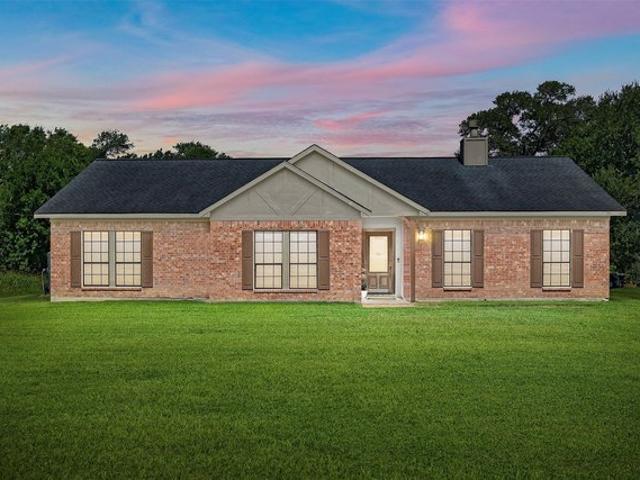 1102 Spring Branch Dr, Baytown, TX 77523