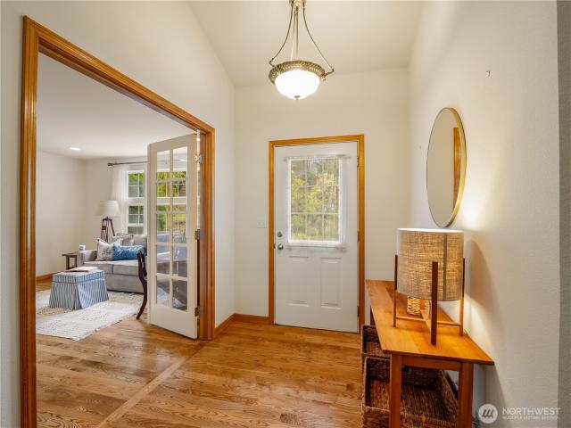 1102 th St NW