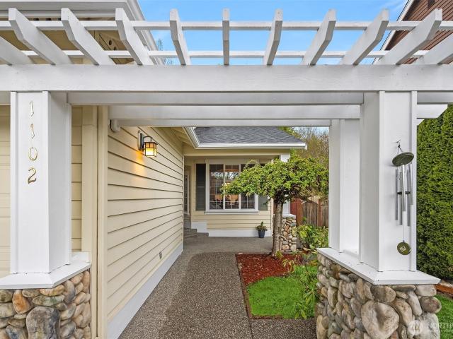 1102 th Street SE