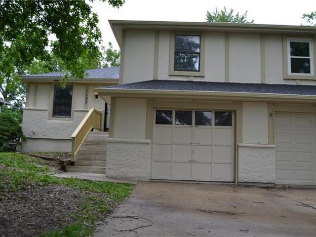 1102 W Sheridan St, Olathe, KS 66061