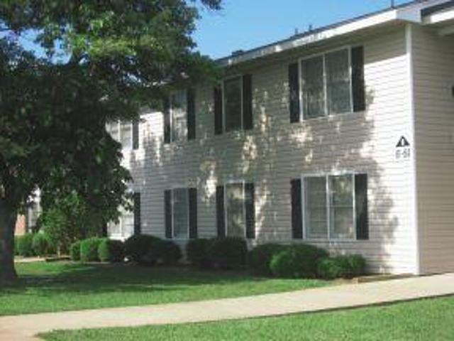 1102 W. Poinsett Street The Bradford