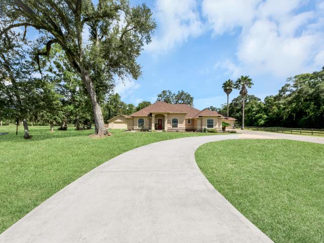1102 W Point Drive