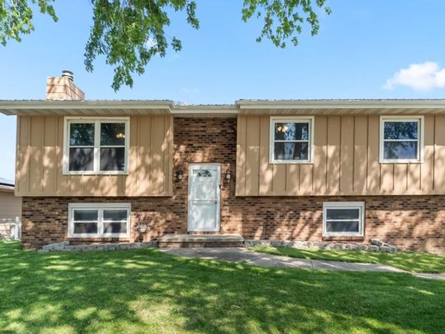 1102 31st St, Perry, IA 50220