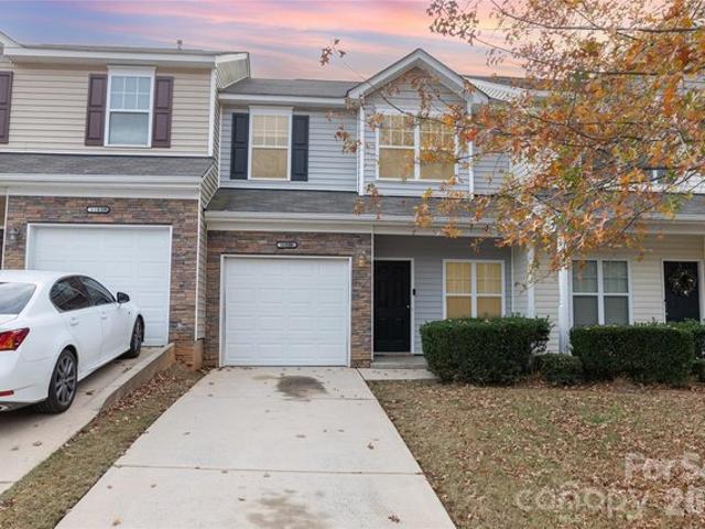 11033 Ardglass Ct, Charlotte, NC 28213