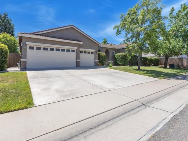 11034 Tinta Fina Dr, Rancho Cordova, CA 95670