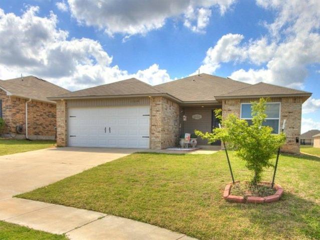 11036 NW 94th St, Yukon, OK 73099