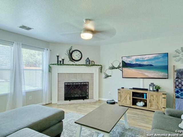 11038 Hillsdale Loop