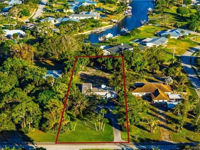1103 NW Pine Lake Dr, Stuart, FL 34994