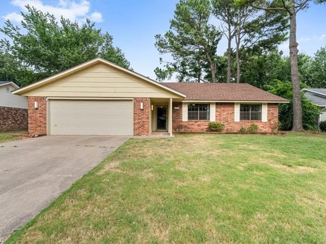 1103 N Dove Dr, Rogers, AR 72756