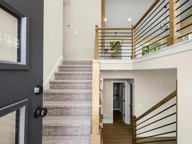 1103 N Eli Lane
