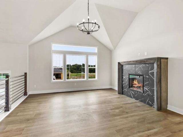 1103 N Eli Lane