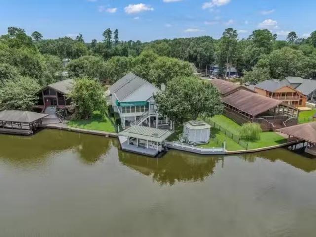 1103 N Hunting Tower Run, Conroe, TX 77316 MLS 28966975