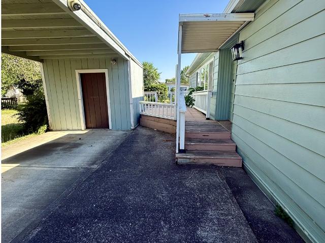 1103 N Springbrook RD