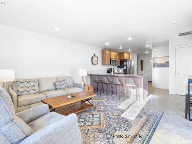 1103 NE 12TH ST