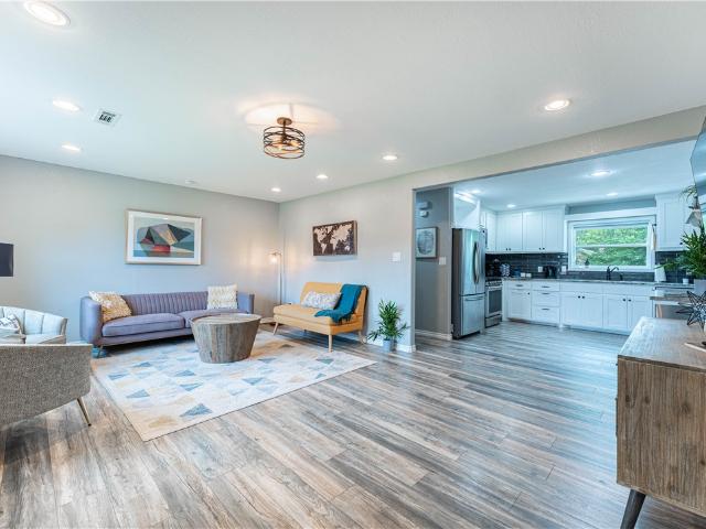 1103 Bella Vista Road