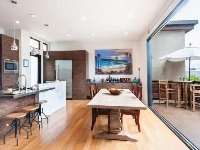 1103 Cypress Ave, Hermosa Beach, CA 90254