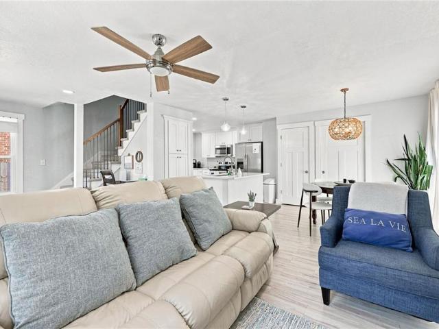 1103 Cypress AVE