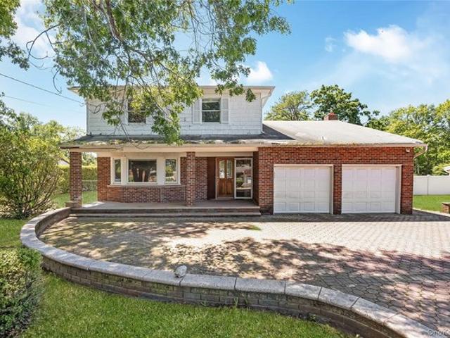 1103 Carlls Straight Path, Dix Hills, NY 11746