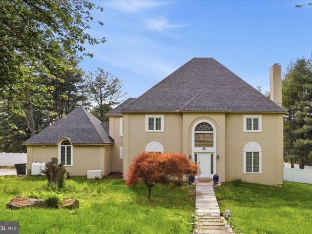 1103 Clover Hill Dr, West Chester, PA 19382