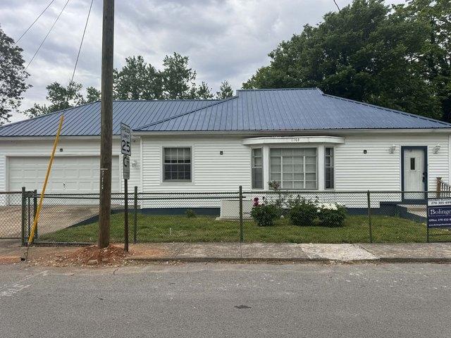 1103 E 18th St, Hopkinsville, KY 42240