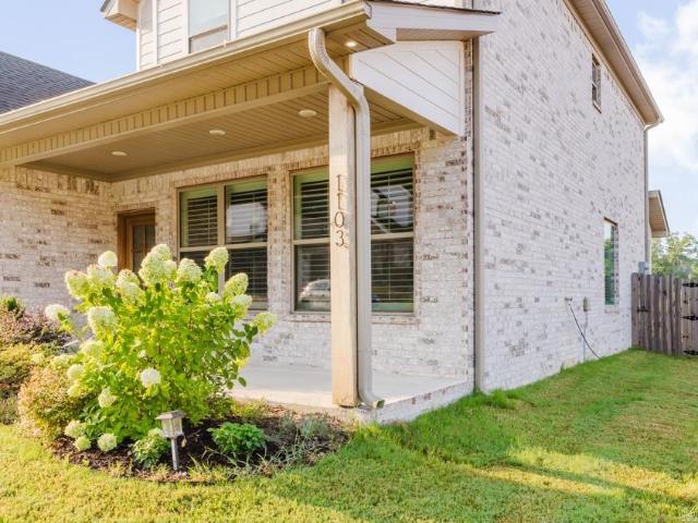 1103 Grand Teton Dr