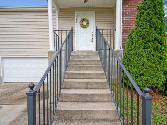 1103 Harmony Ln