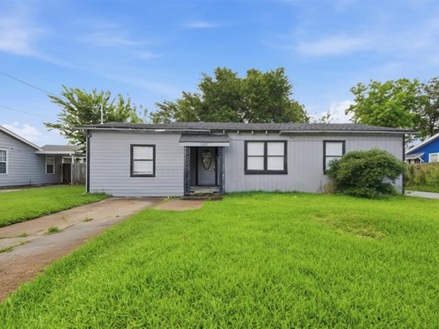 1103 James St, Deer Park, TX 77536