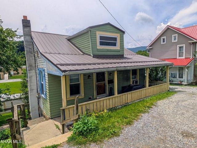 1103 Lower Main St, Saxton, PA 16678