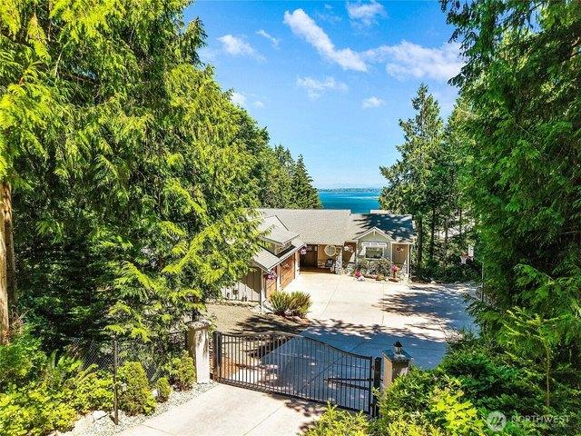 1103 Puget Dr E, Port Orchard, WA 98366
