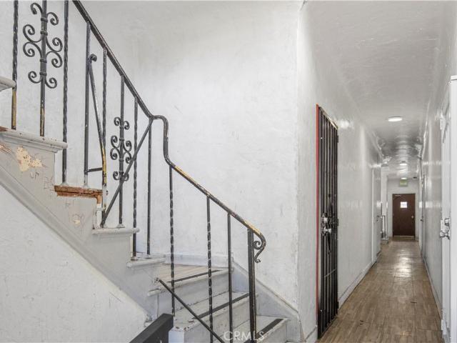 1103 W 64th Street