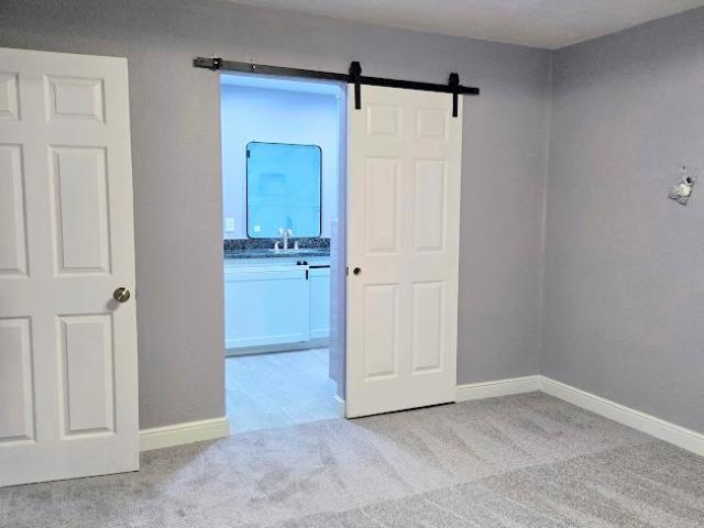 1103 W Camp Circle