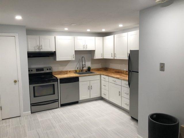 1103 White Cedar Blvd, Portsmouth, NH 03801