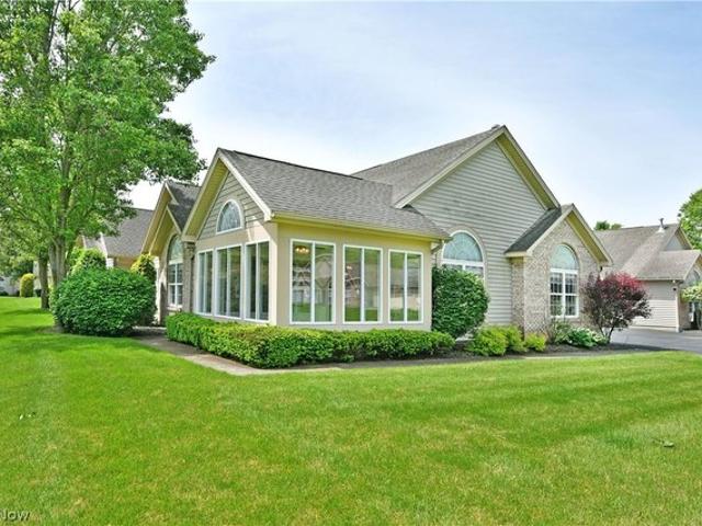 1103 Willow Brook Dr NE, Warren, OH 44483