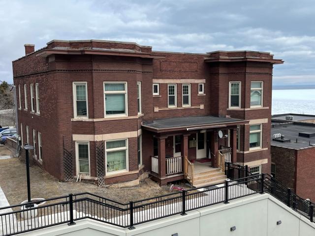 110 114 N 6th Ave E