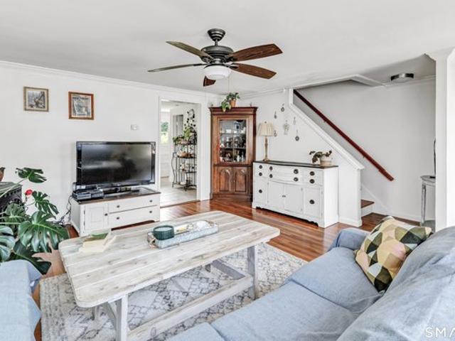 110 112 Dirienzo Hts, Derby, CT 06418